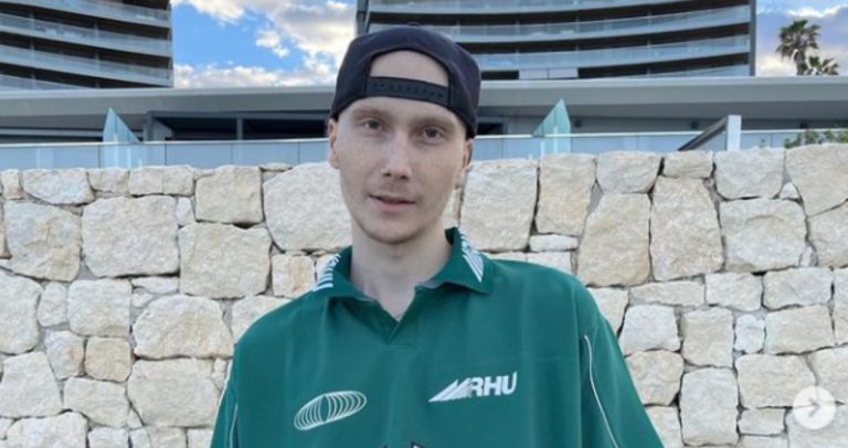 Muere "tiktoker" de 20 años que narró su lucha contra el cáncer en las redes (VIDEO) - VTV